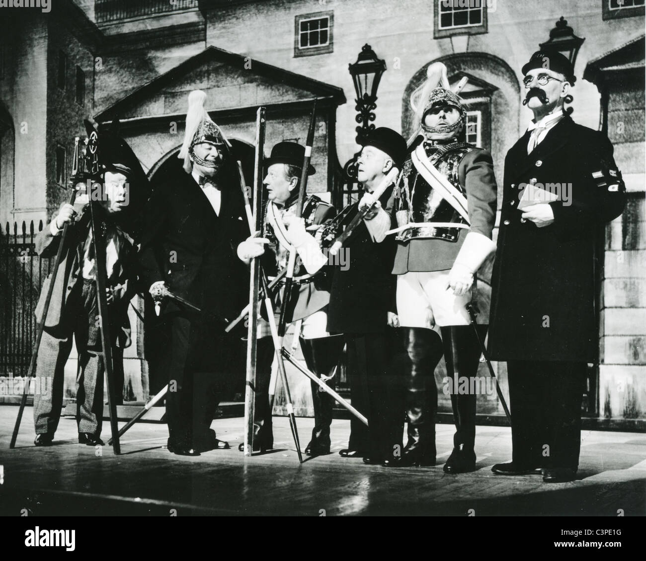 Troupe hi-res stock photography and images - Alamy