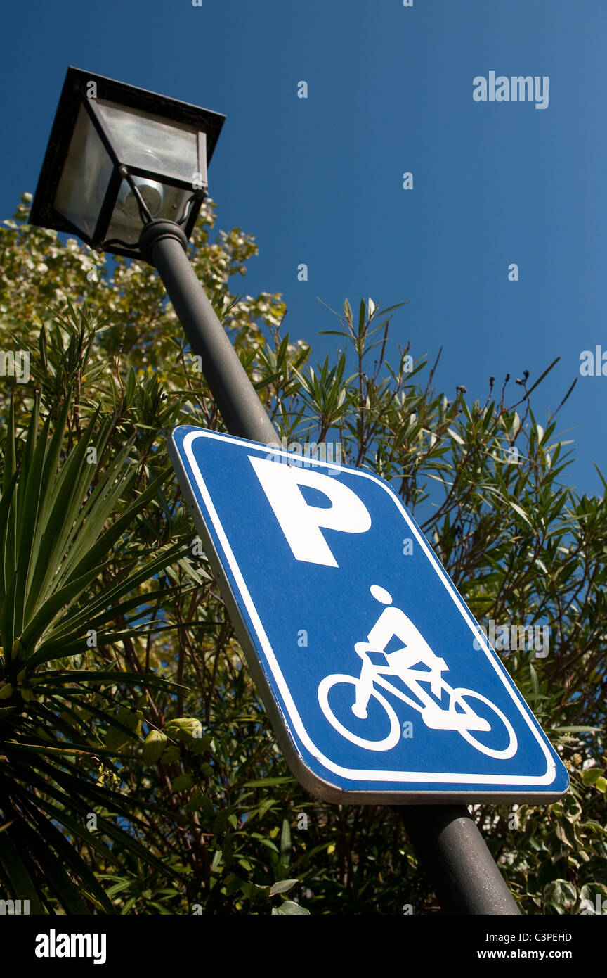 Cycling road signs hi-res stock photography and images - Alamy