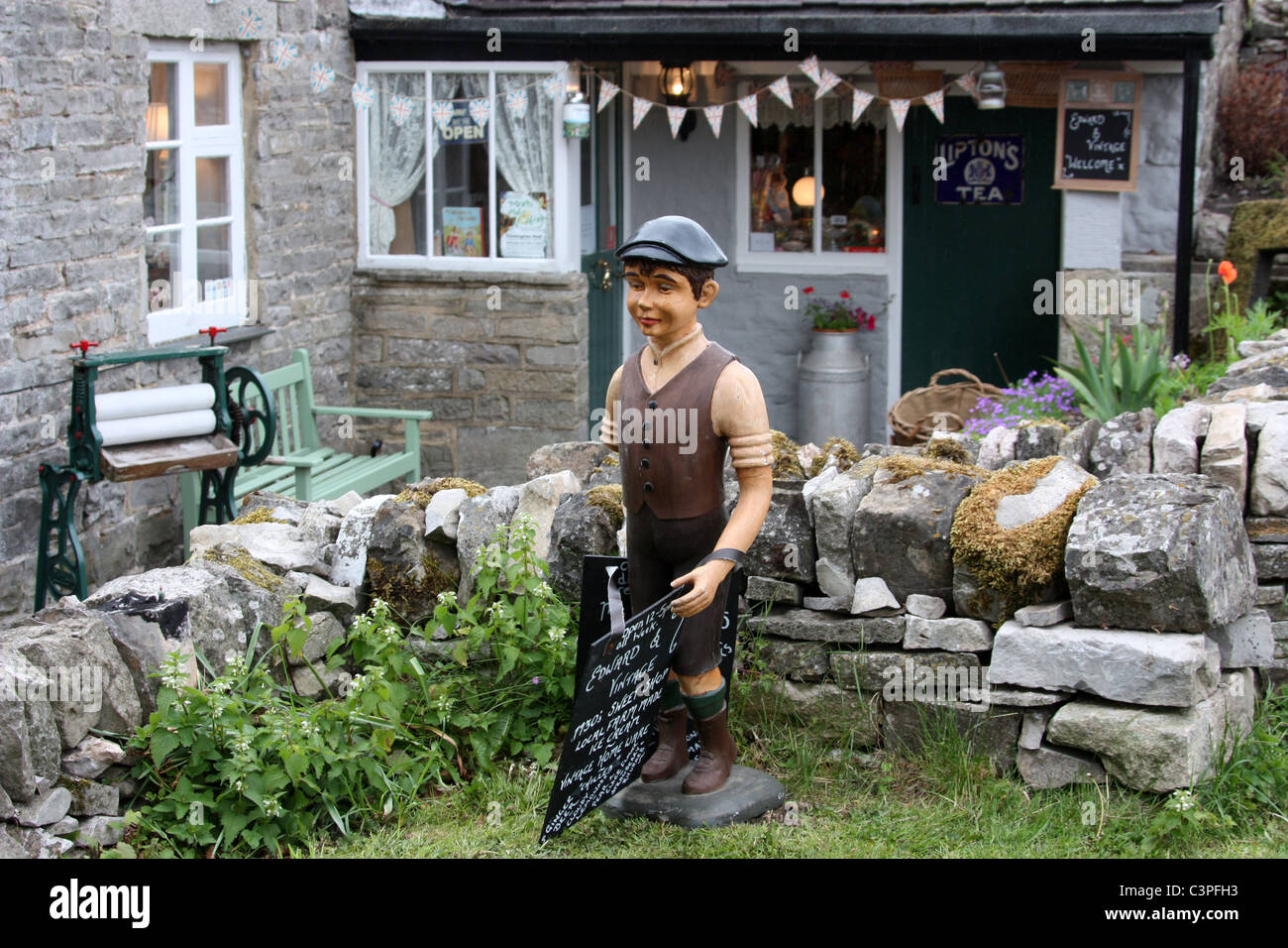Tissington Village Shop in Derbyshire Stock Photo - Alamy