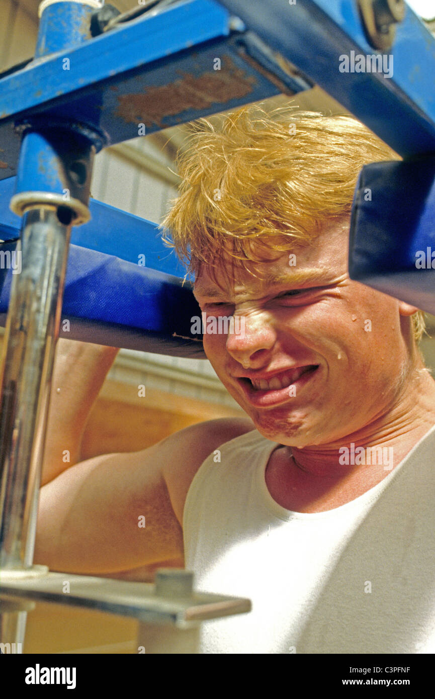 Strain straining hi-res stock photography and images - Alamy