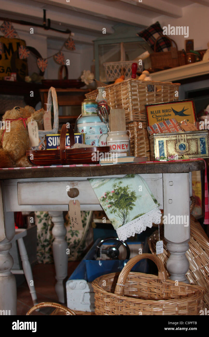 Vintage things hi-res stock photography and images - Alamy