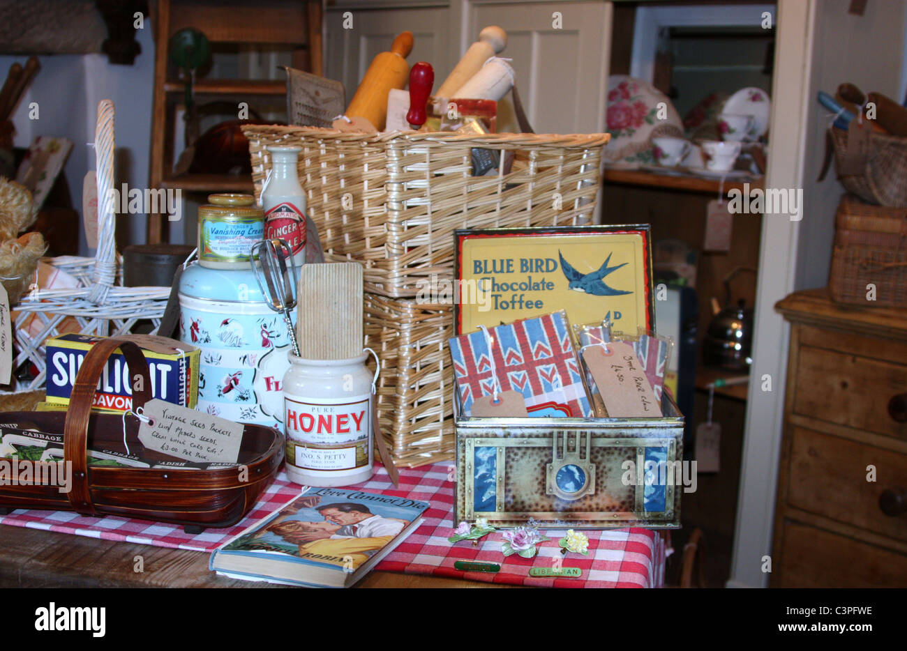 Vintage things hi-res stock photography and images - Alamy