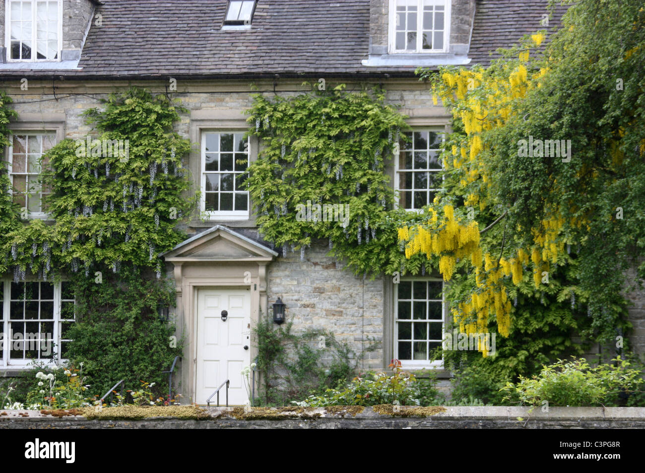 Tissington village hi-res stock photography and images - Alamy