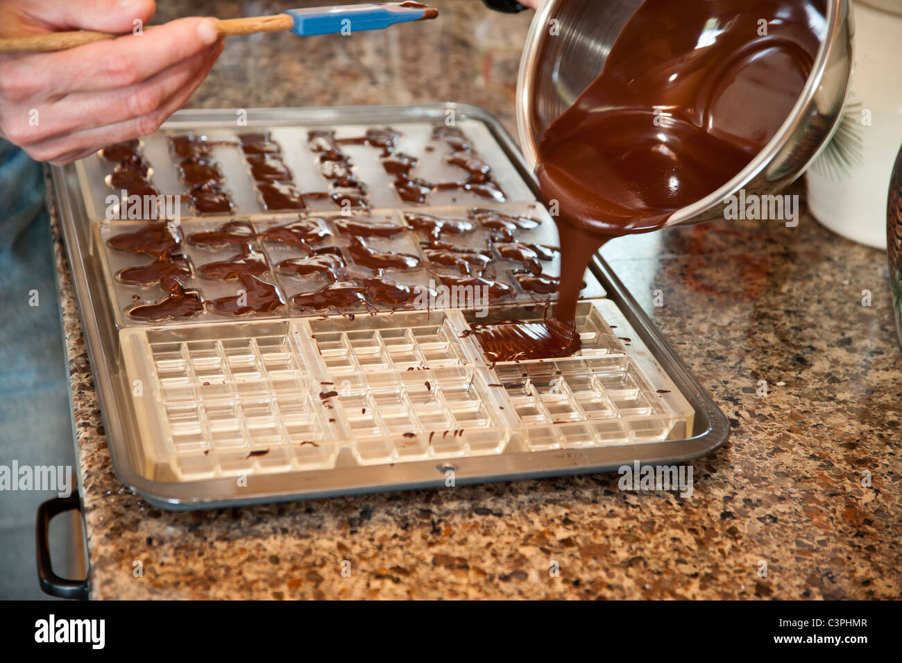 Pouring molds hi-res stock photography and images - Alamy