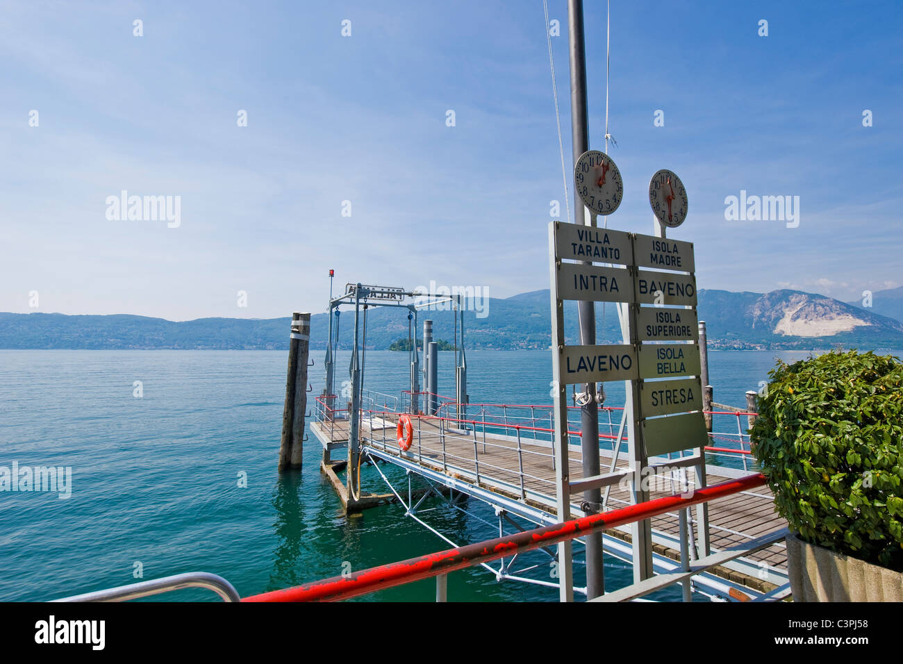 Boarding boats hi-res stock photography and images - Alamy