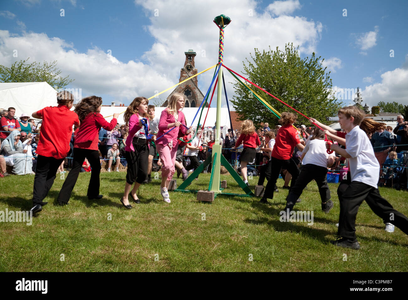 Maypole hi-res stock photography and images - Alamy