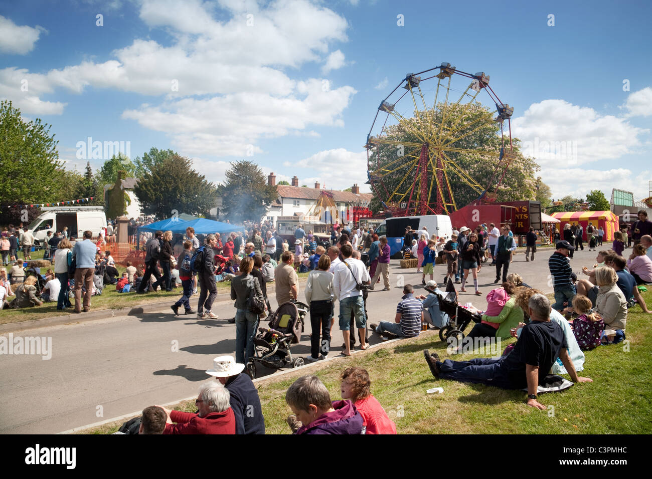 Village fair england hi-res stock photography and images - Alamy