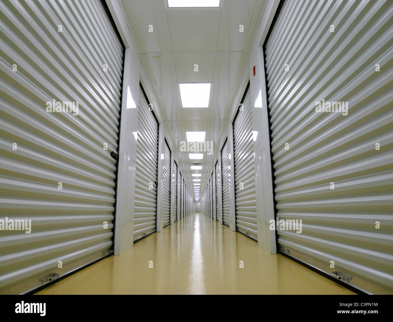Rental facility hi-res stock photography and images - Alamy