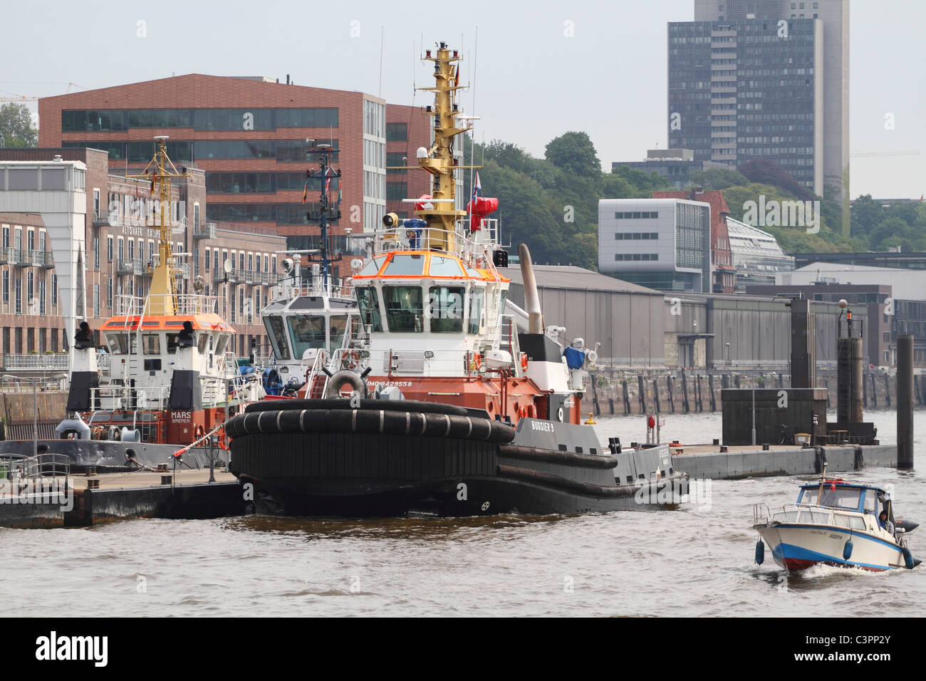 Powerful tug boat hi-res stock photography and images - Alamy