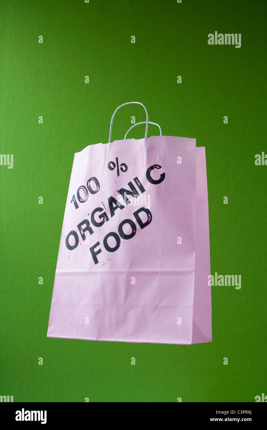 Letter on green background hi-res stock photography and images - Alamy