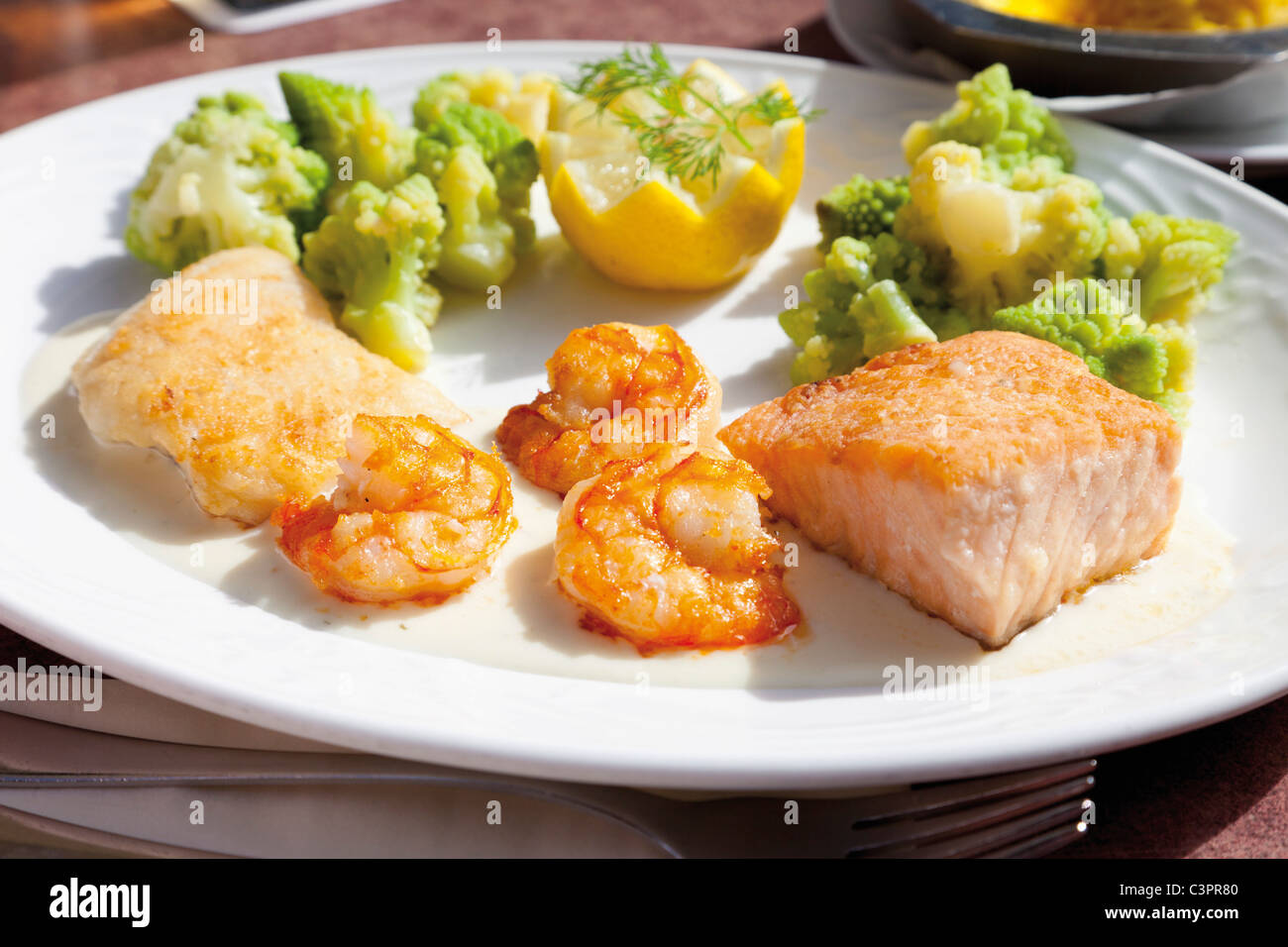 Saffron rice broccoli hi-res stock photography and images - Alamy