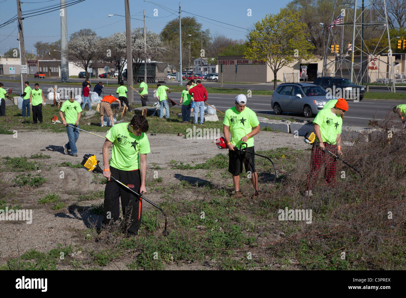 Volunteers Clean Up Detroit's Eight-Mile Road Stock Photo - Alamy