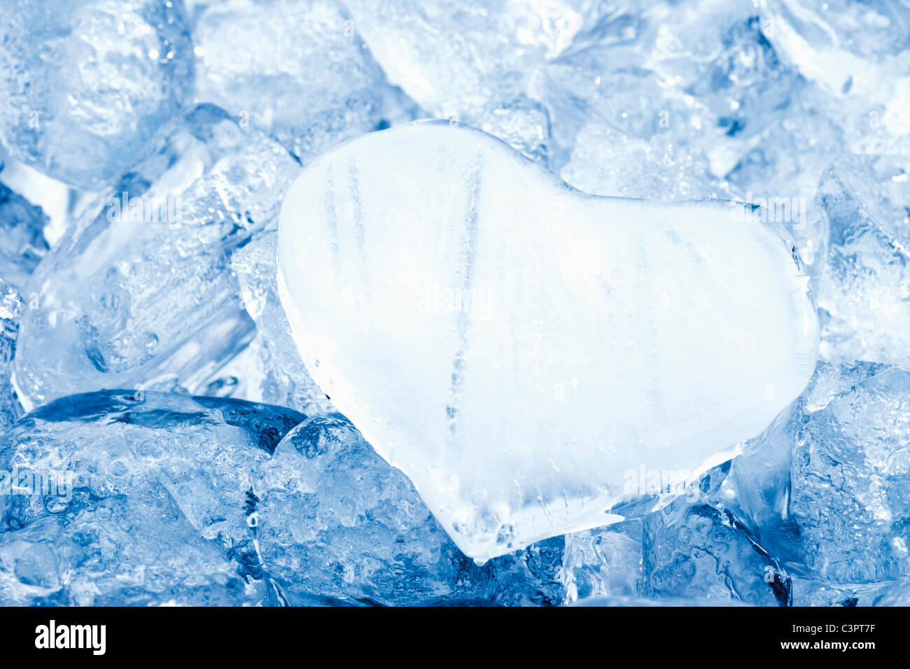 Heart of ice hi-res stock photography and images - Alamy