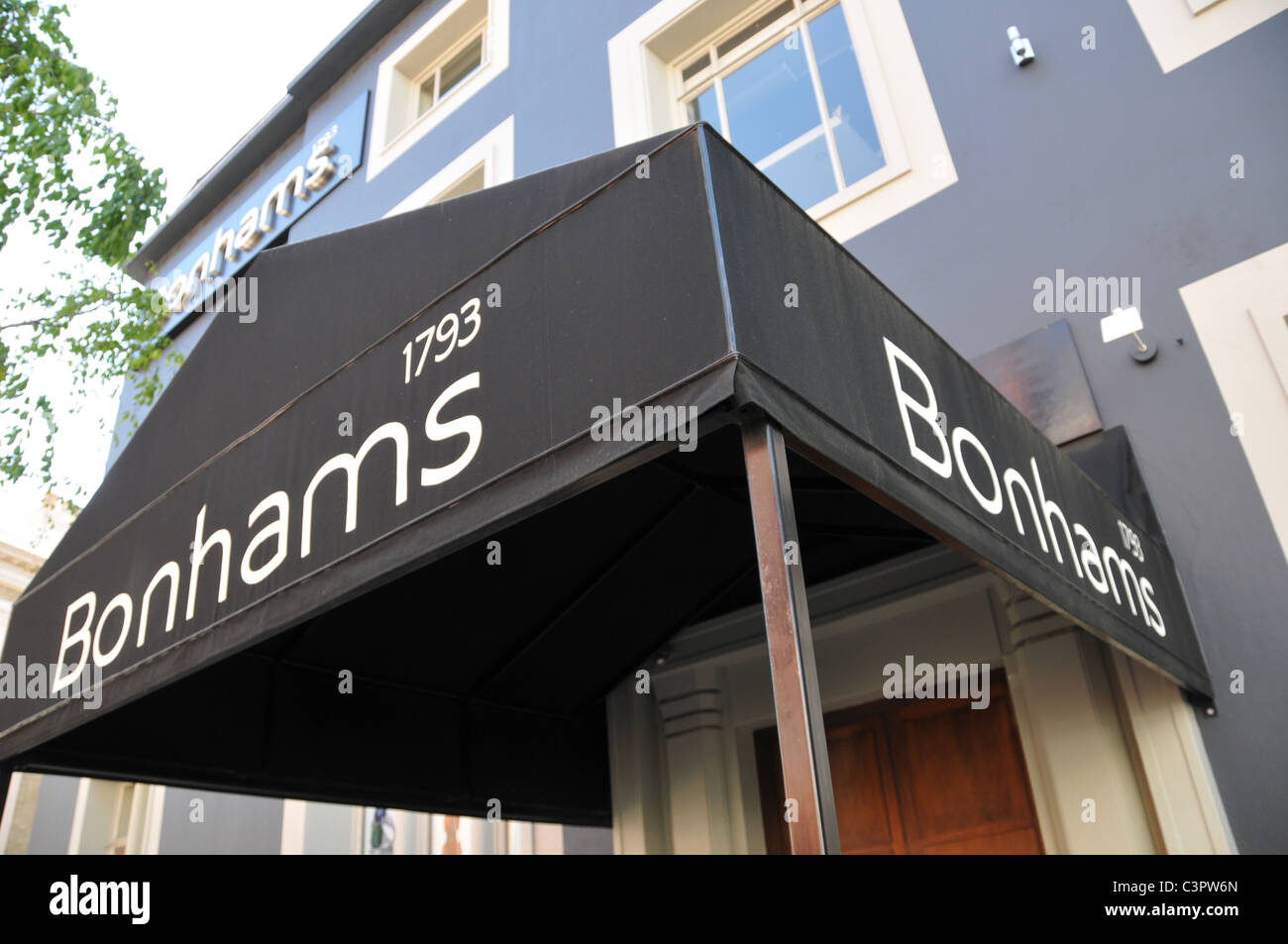 Bonhams Fine Art Auctions Auctioneers Valuers paintings art pictures ...