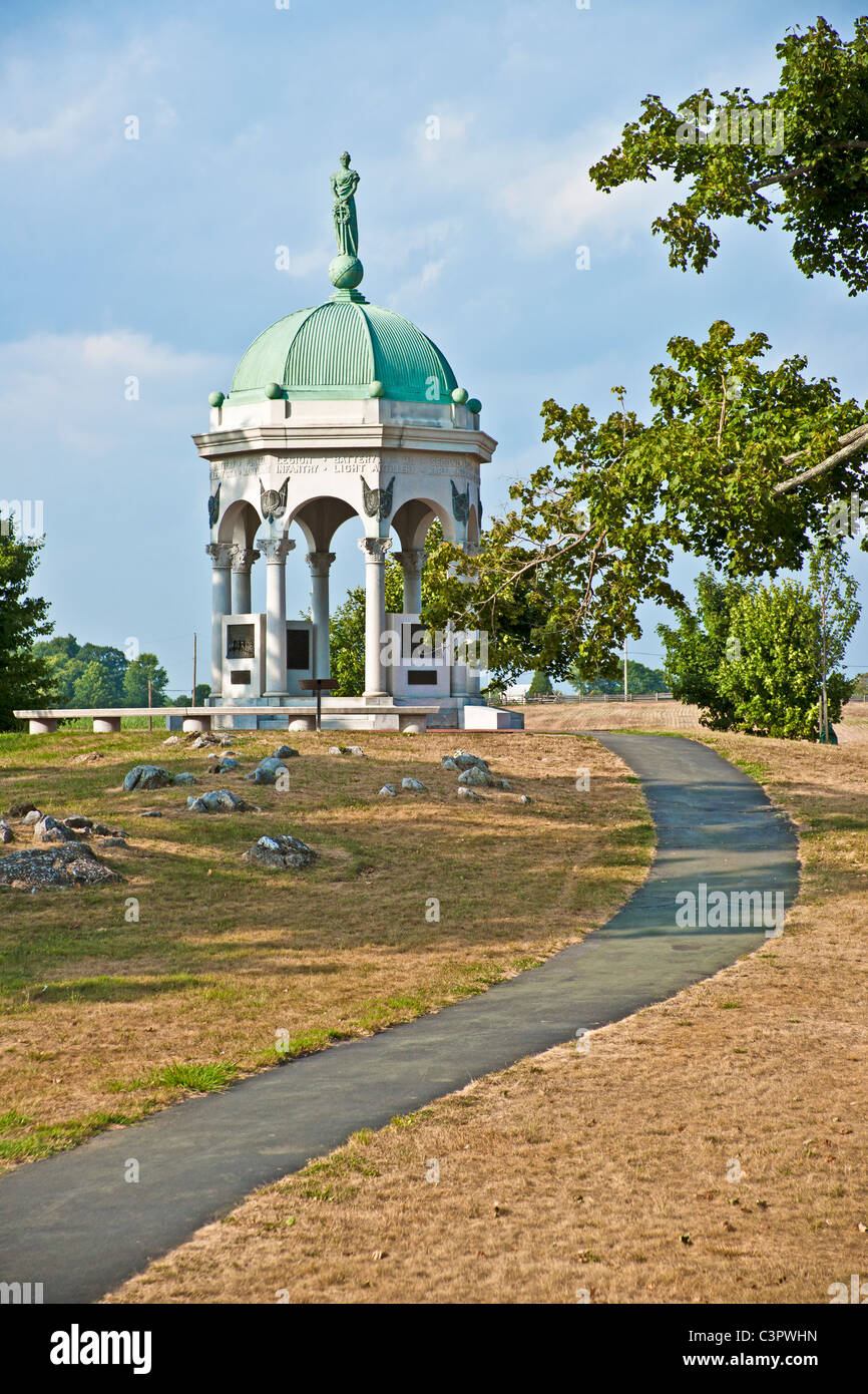 Path leading to The Maryland State Monument dedicated to both sides of ...