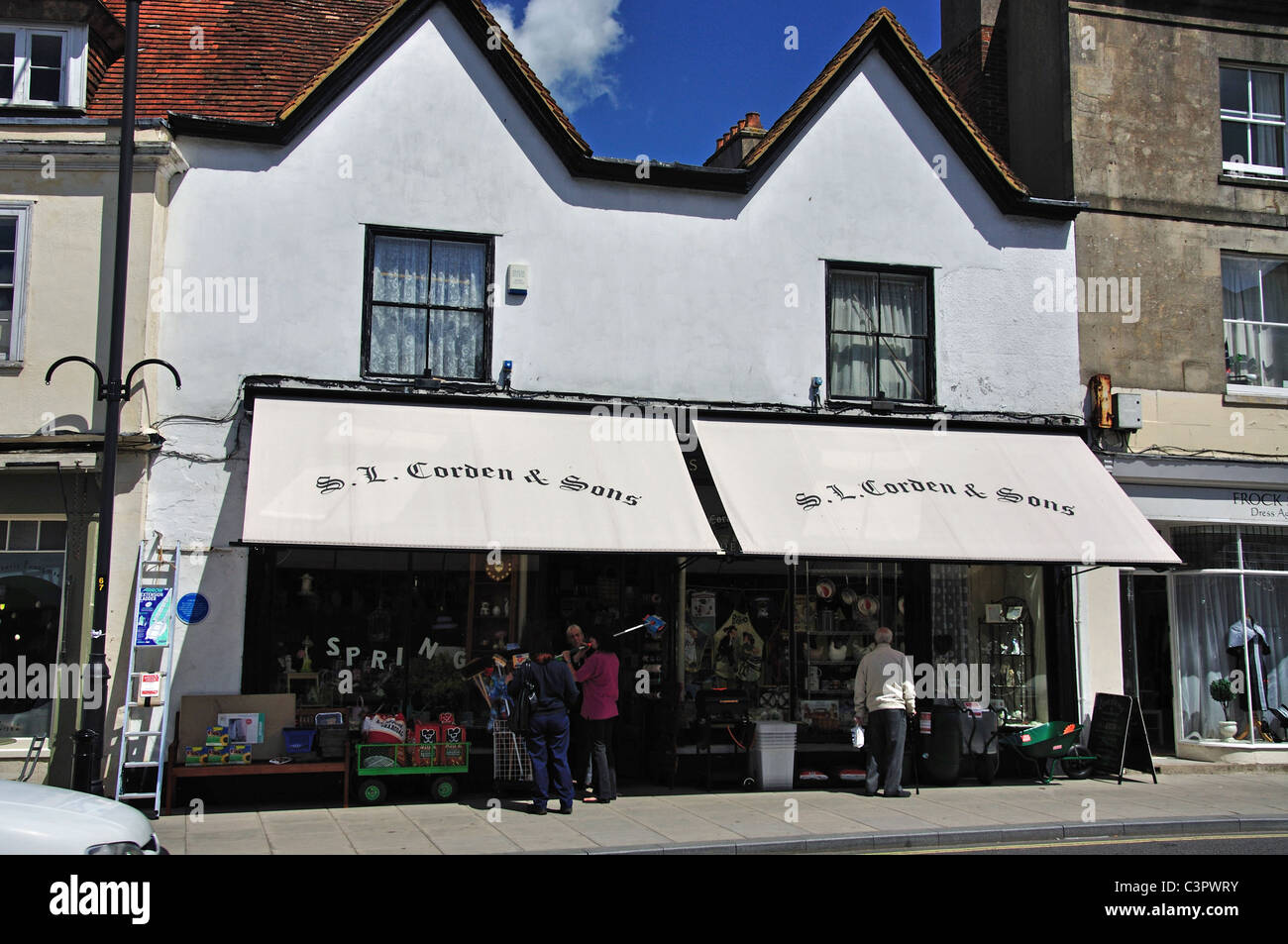 Town centre hardware store hi-res stock photography and images - Alamy