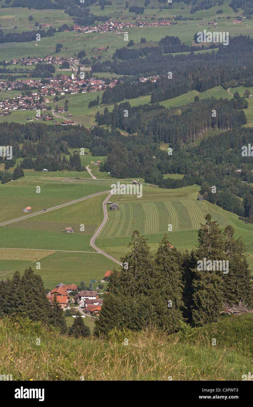 Germany, Allgaeu, Bavaria, View of fischen area with HÃ¶rnergruppe in ...
