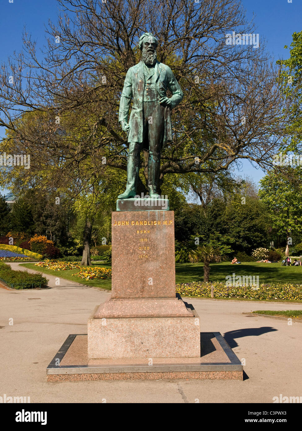 Statue of John Candlish a former Mayor of Sunderland standing in ...