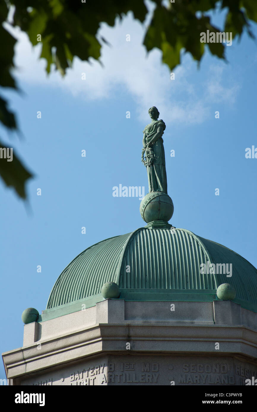Statue topping dome of Maryland State Monument dedicated to both sides ...
