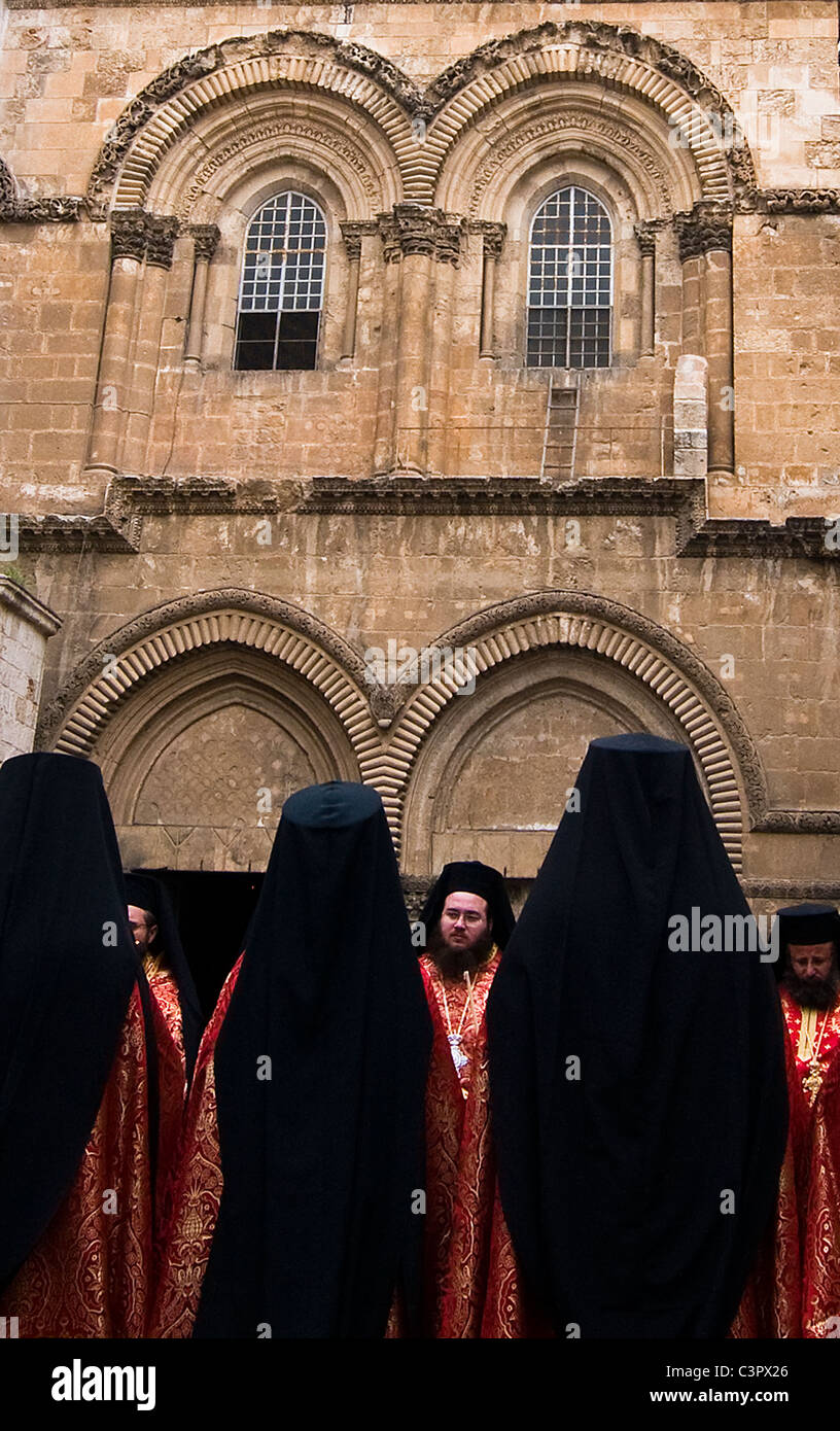 Greek orthodox priest dressed in hi-res stock photography and images ...