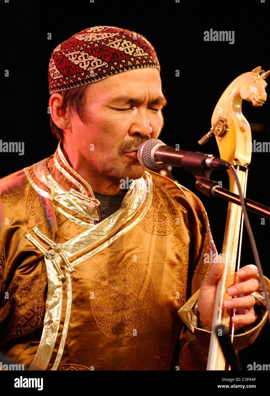 Tuva russia singer hi-res stock photography and images - Alamy