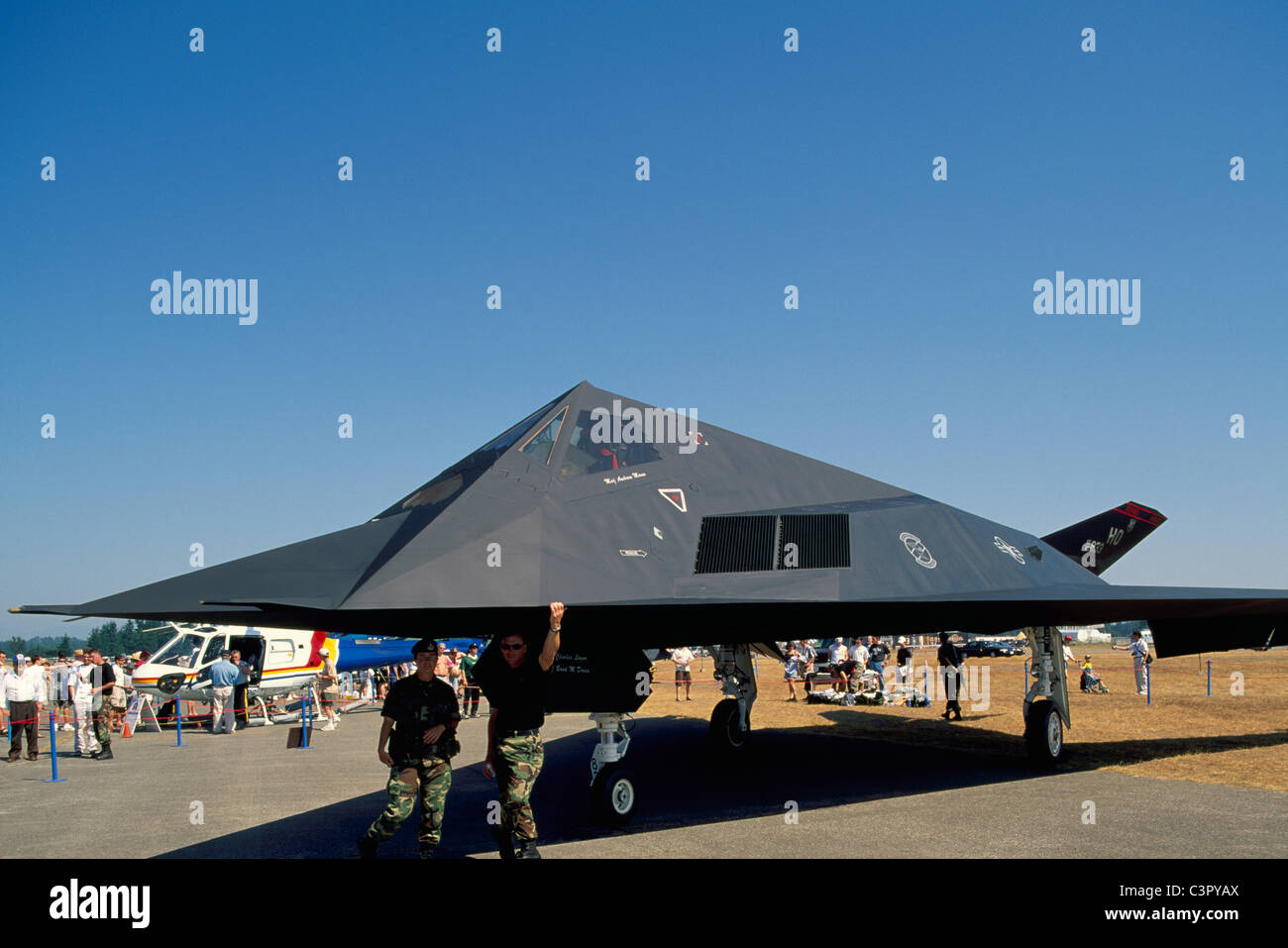 Us stealth fighter the f117 hi-res stock photography and images - Alamy