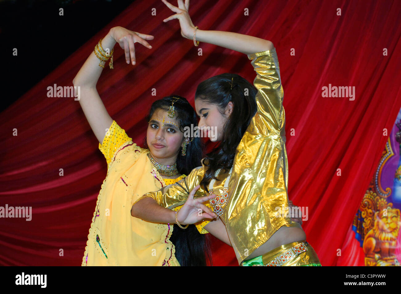 Indian dancers Diwali cultural festival Stock Photo - Alamy