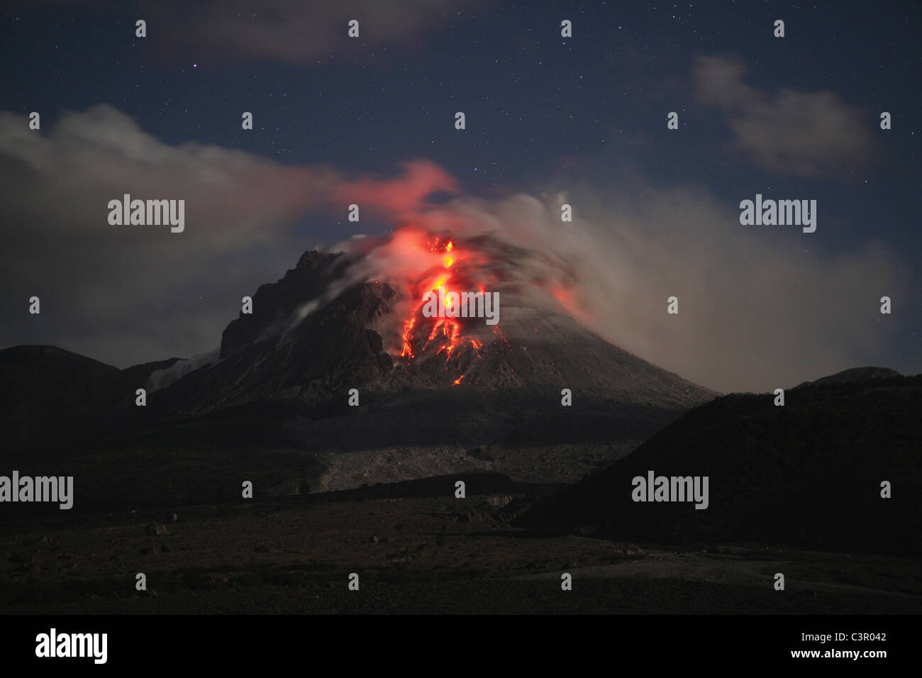 Montserrat, Caribbean, Soufriere hills volcano erupting Stock Photo - Alamy
