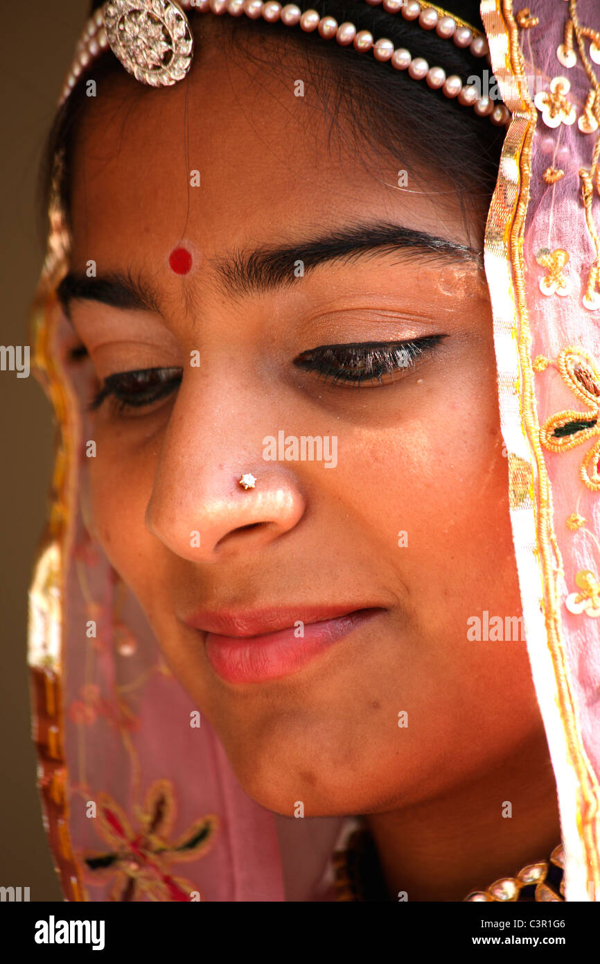 Smiling girl- face close up Stock Photo - Alamy
