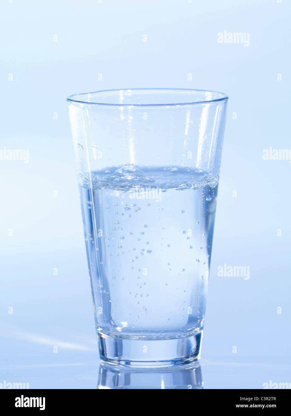 Fizzy glass of water, close-up Stock Photo - Alamy