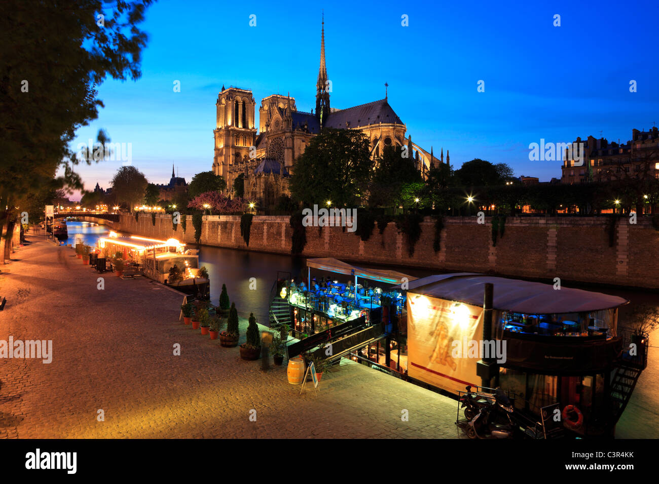 Paris night view river hi-res stock photography and images - Alamy