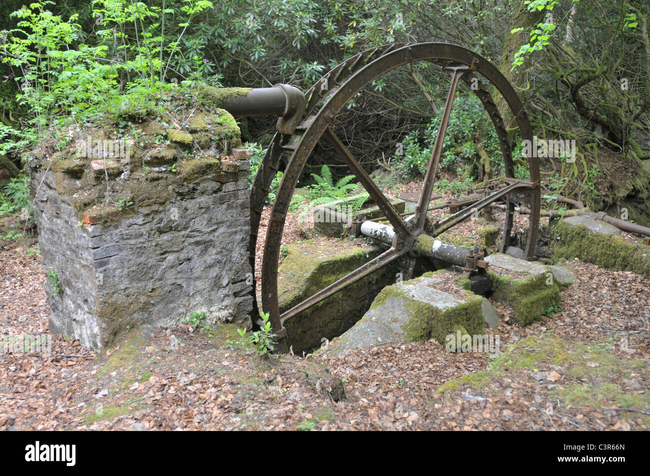 Horizontal water wheel hi-res stock photography and images - Alamy
