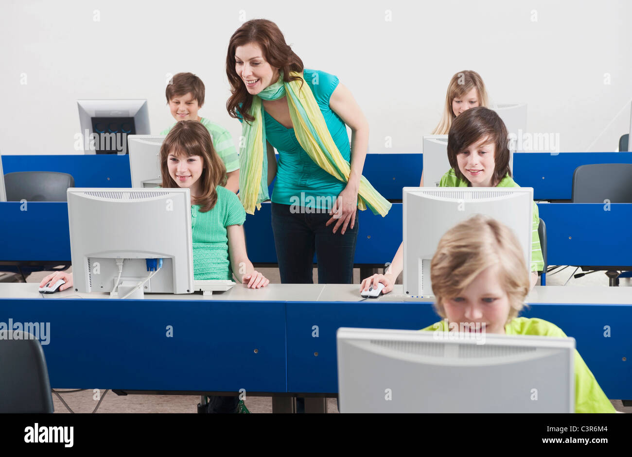 Computer Lab Teacher / How To Bring Life To An Empty Computer Lab ...