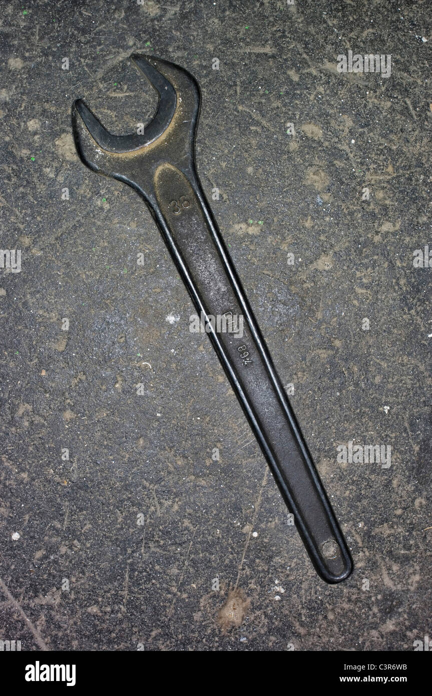 Screw wrench hi-res stock photography and images - Alamy