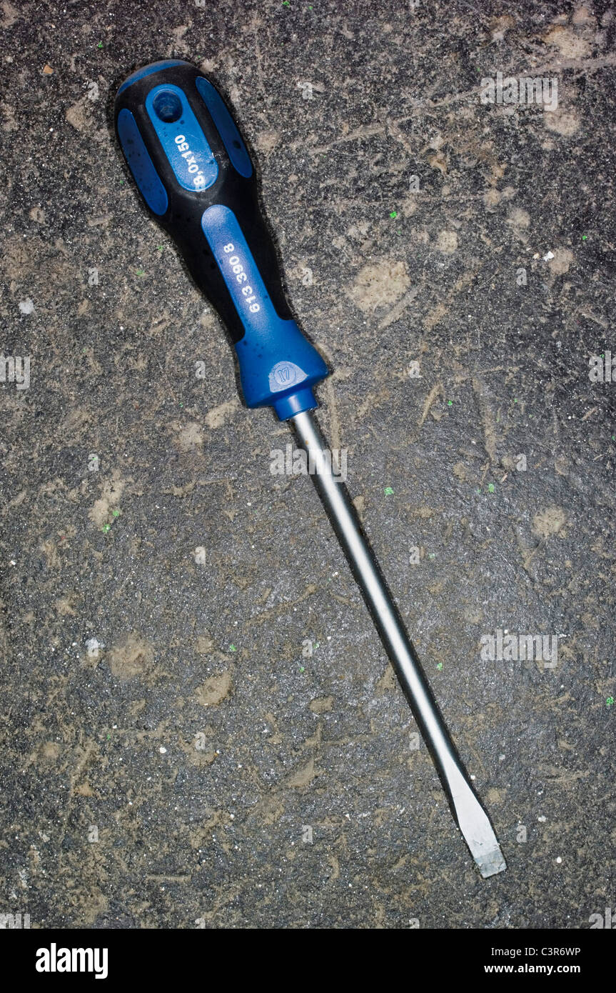 Germany, Hessen, Frankfurt, Screw driver in factory Stock Photo - Alamy