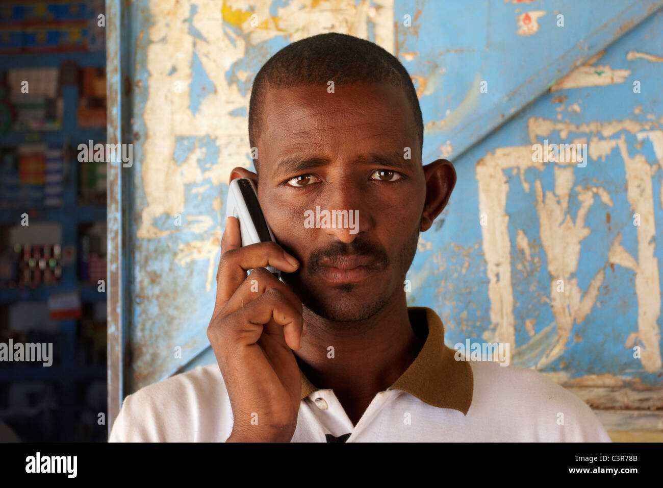Cell phone africa village hi-res stock photography and images - Alamy