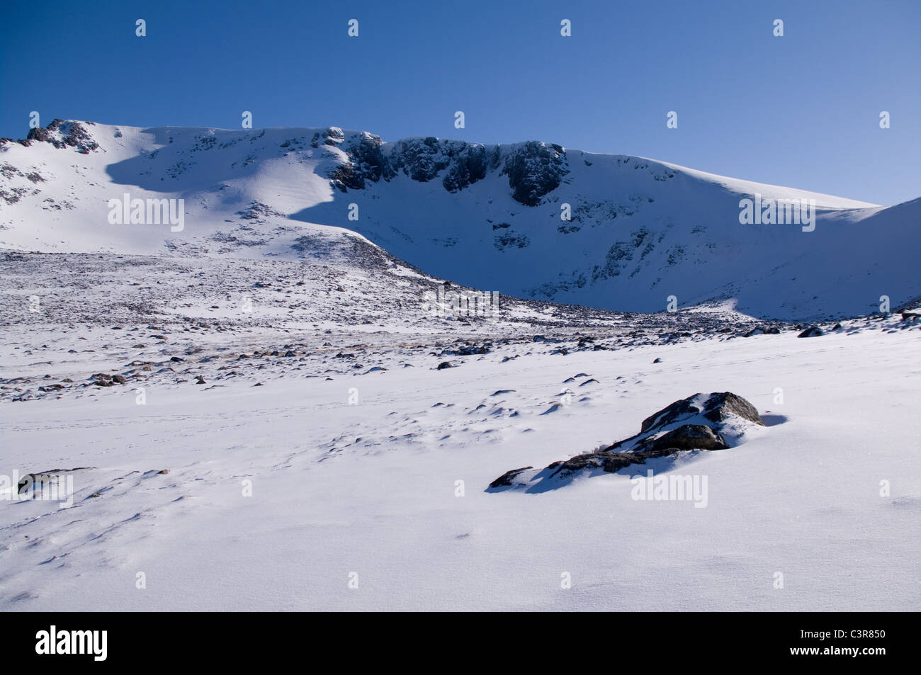 Steep cliff cliffs slope slopes hi-res stock photography and images - Alamy