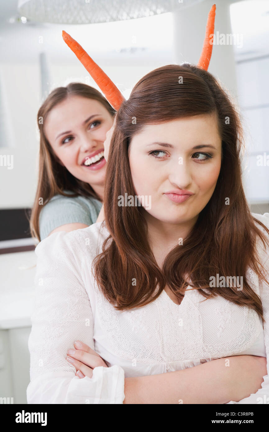 Crossed horns hi-res stock photography and images - Alamy