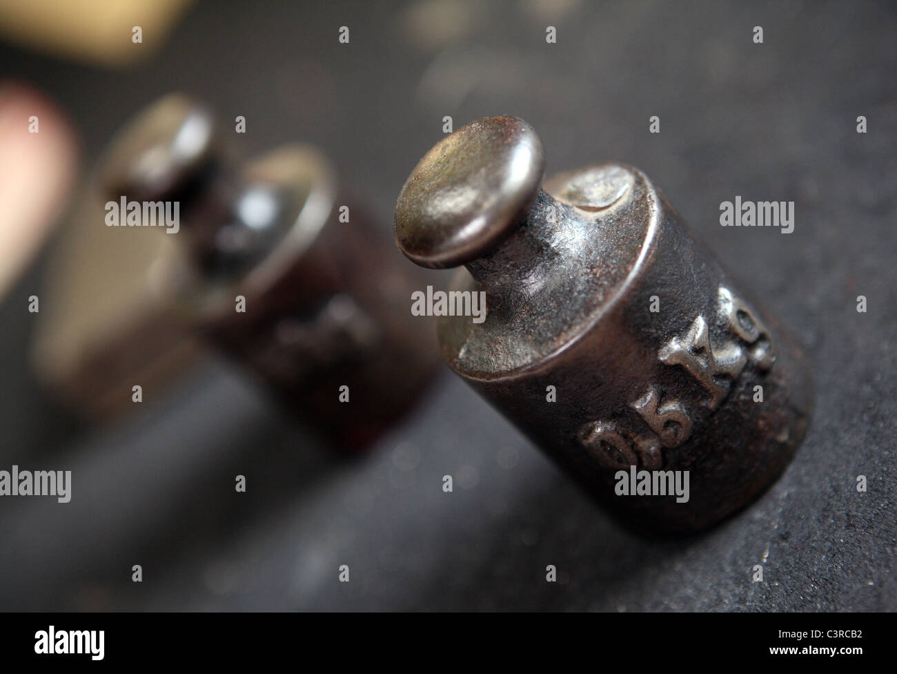 Iron weights hi-res stock photography and images - Alamy