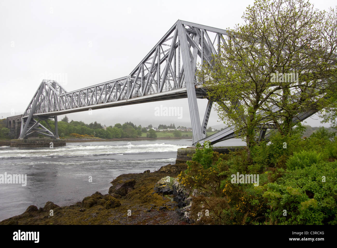 Connel bridge hi-res stock photography and images - Alamy