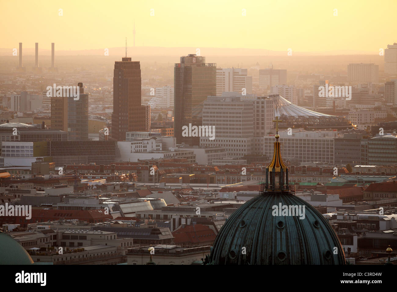 High rise building at potsdamer platz hi-res stock photography and ...