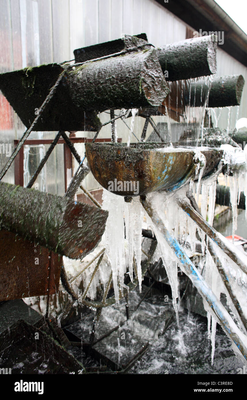 Frozen water wheel winter hi-res stock photography and images - Alamy