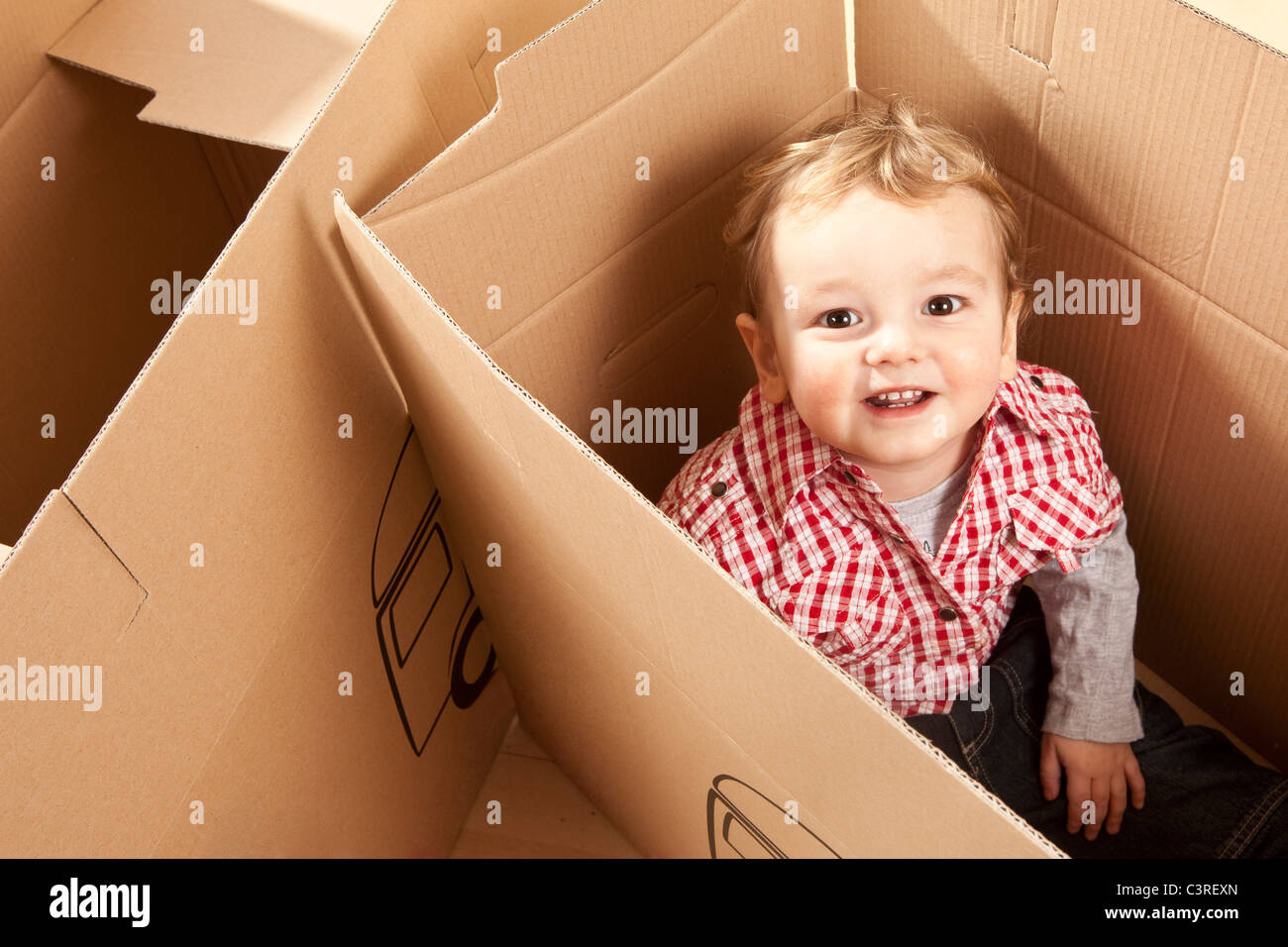 Packing case hi-res stock photography and images - Alamy