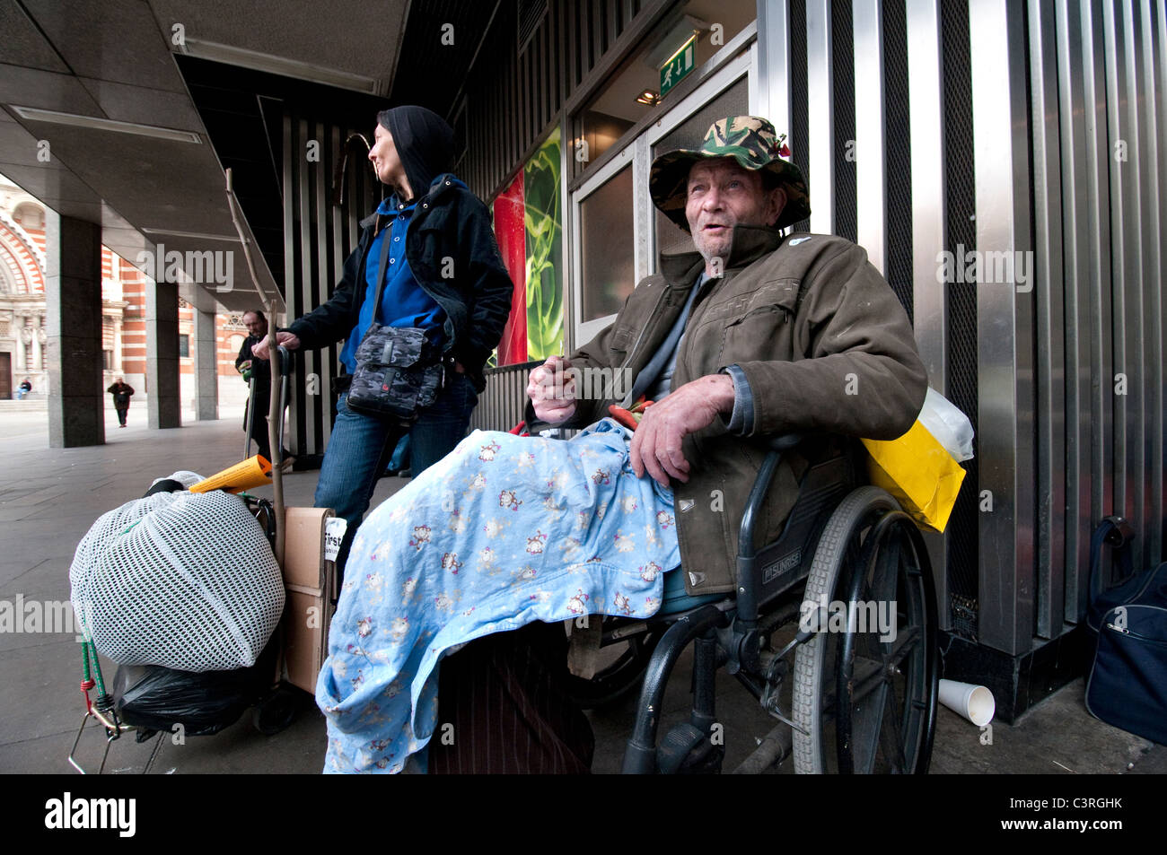 Homeless women uk hi-res stock photography and images - Alamy