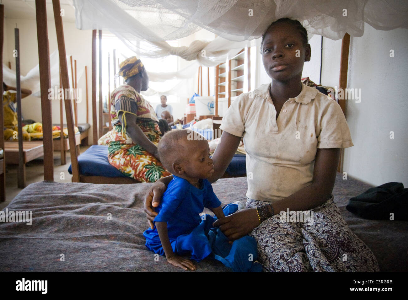 Malnourished child hi-res stock photography and images - Alamy