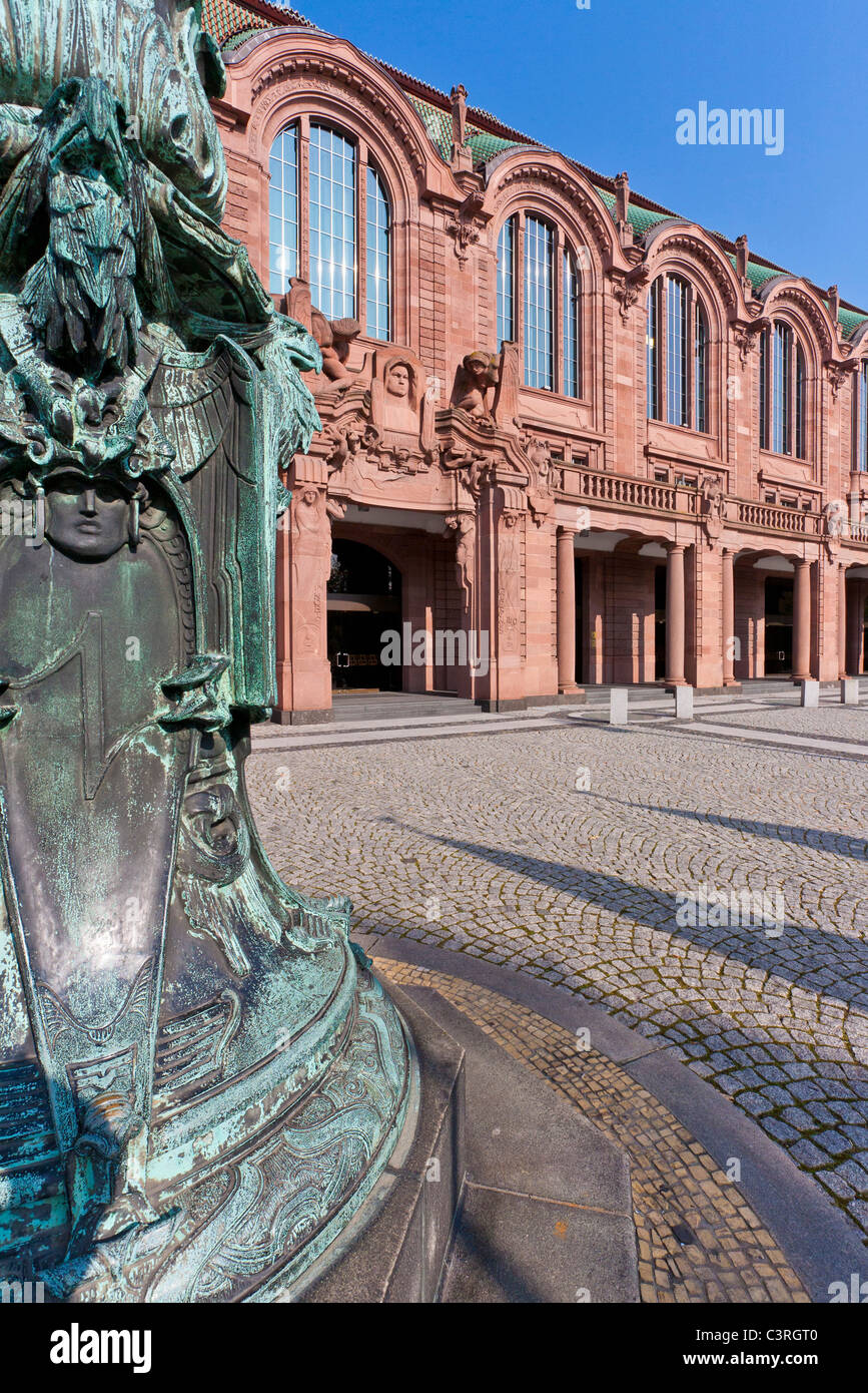 Germany, Baden-W├╝rttemberg, Mannheim, View of Rosengarten building ...