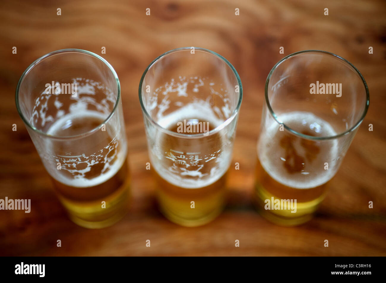 Half empty drinks hi-res stock photography and images - Alamy