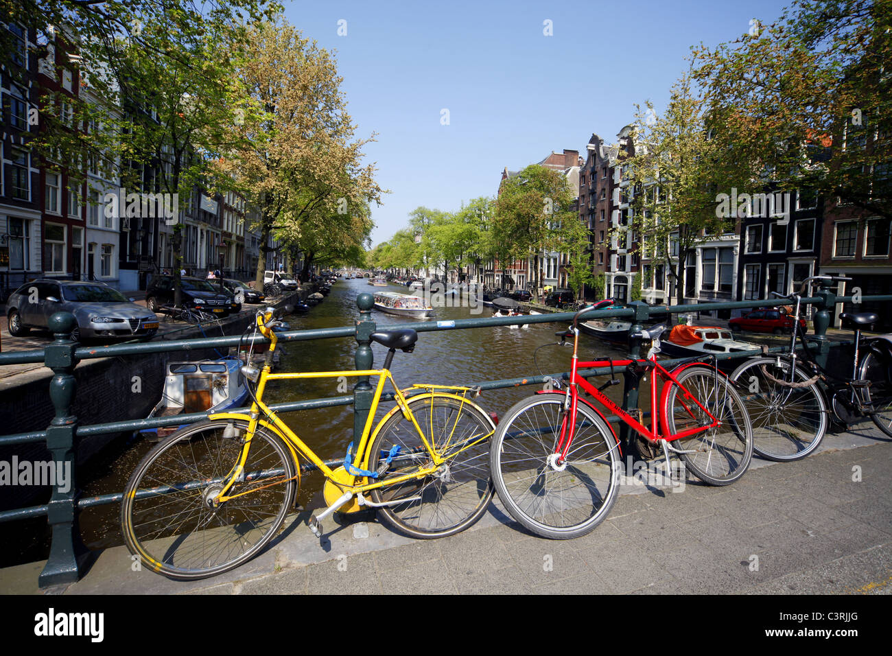 Red wheels red spokes hi-res stock photography and images - Alamy