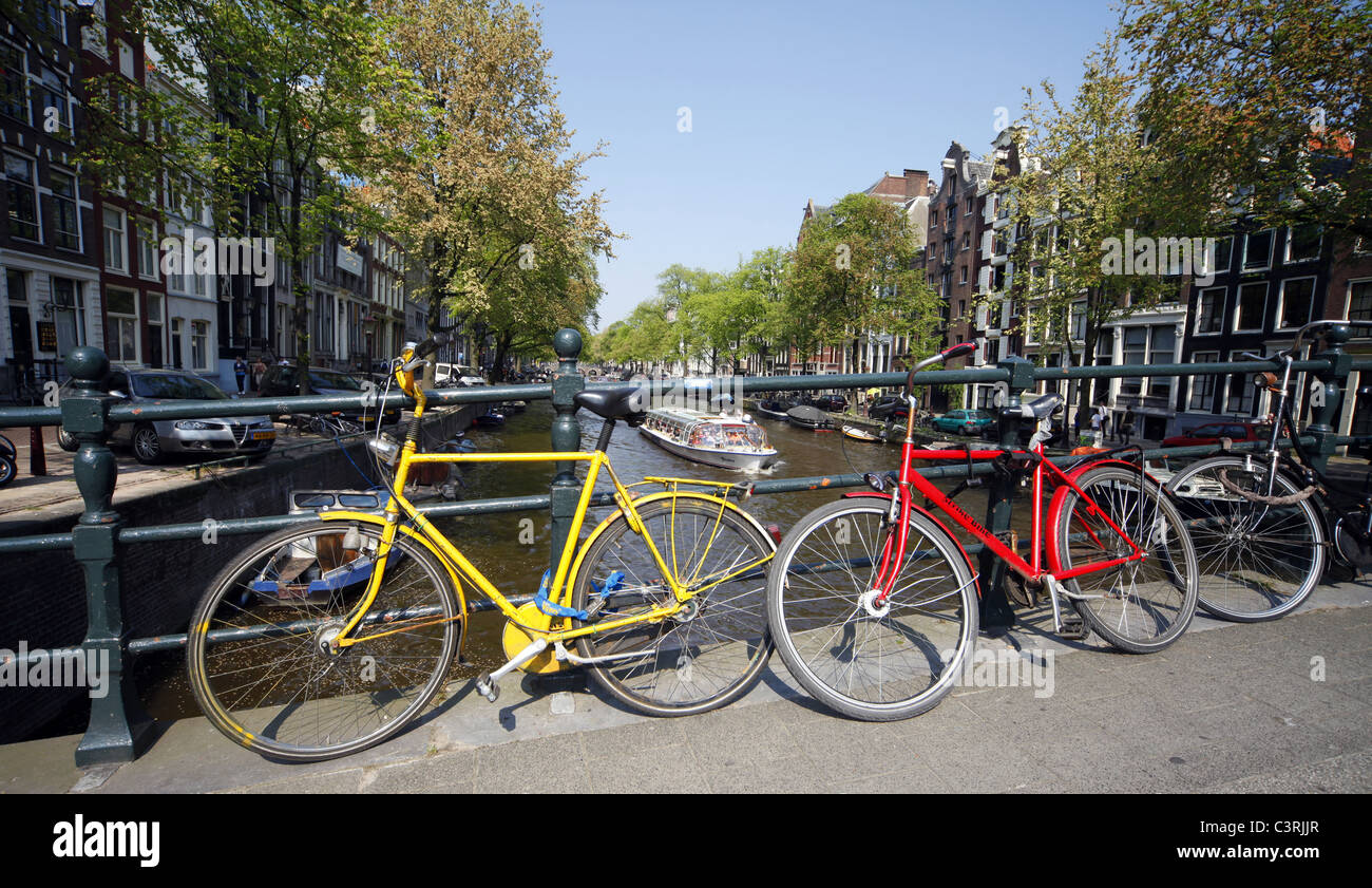 Red and yellow bridge hi-res stock photography and images - Alamy