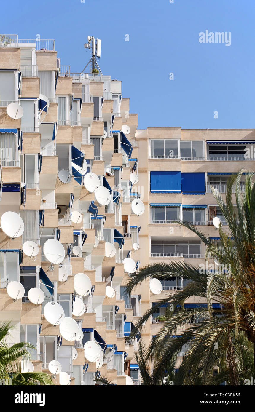 High rise building satellite dishes hi-res stock photography and images ...